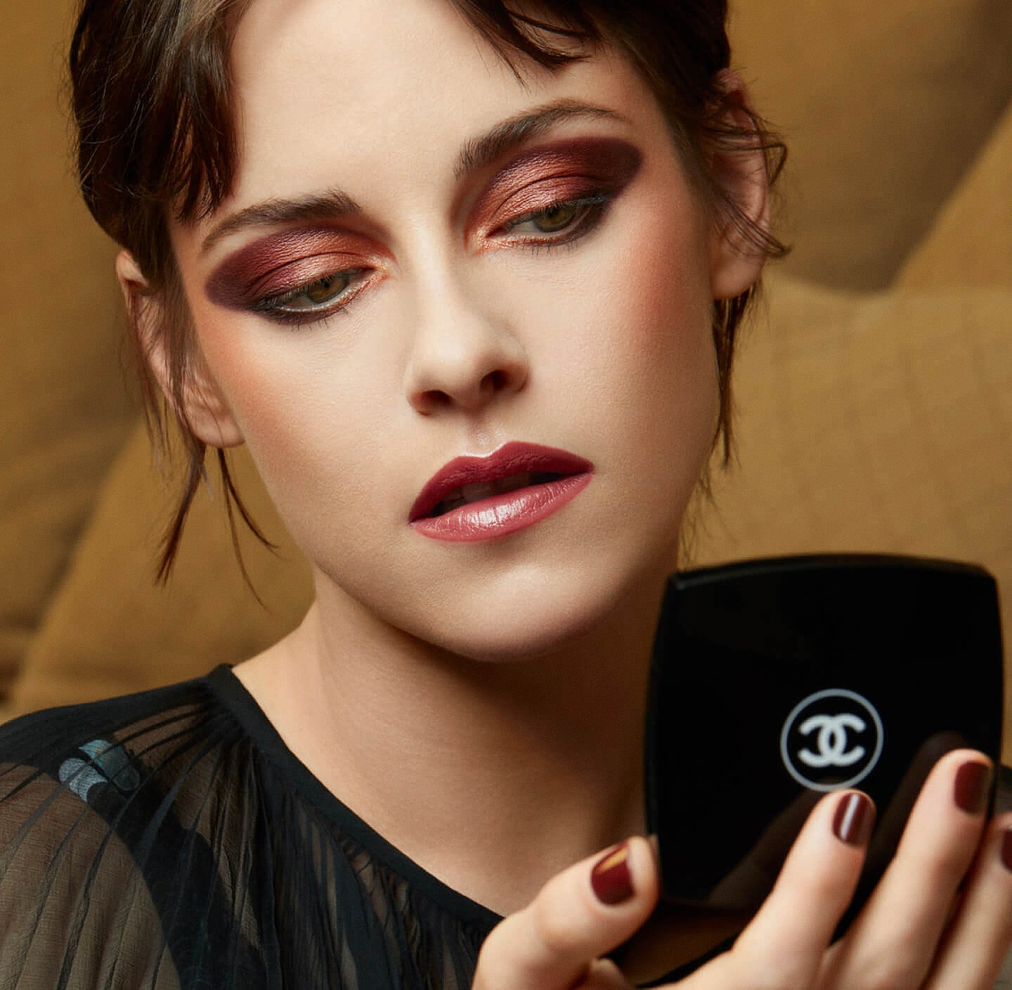 "Cherry Makeup" potvrzuje triumfální vítězství červené jako nejvíc ...